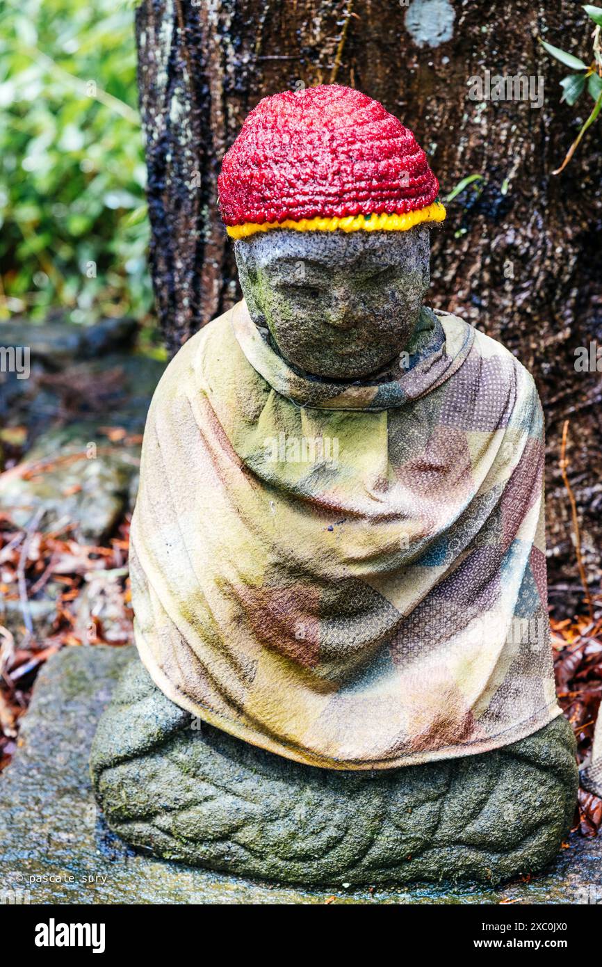 Kumano kodo bird hi-res stock photography and images - Alamy