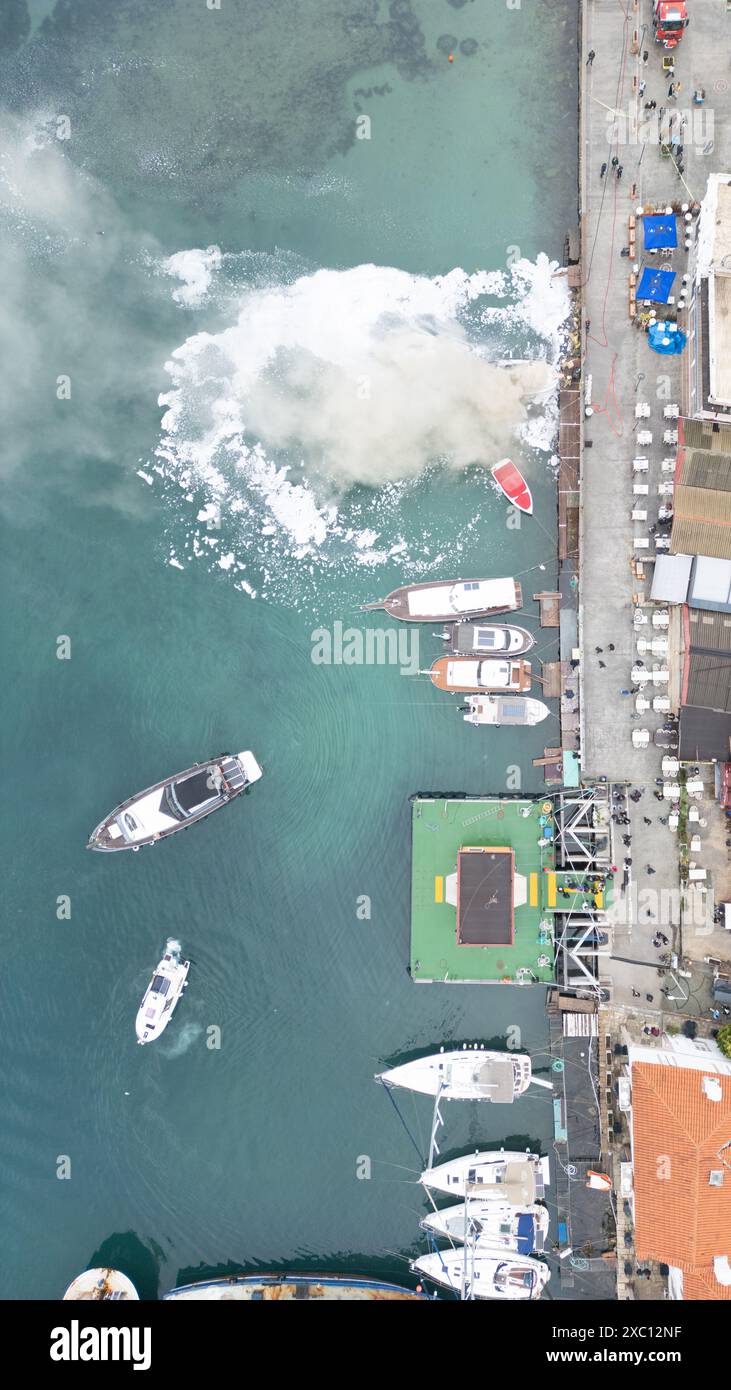 Exploding boat hi-res stock photography and images - Alamy