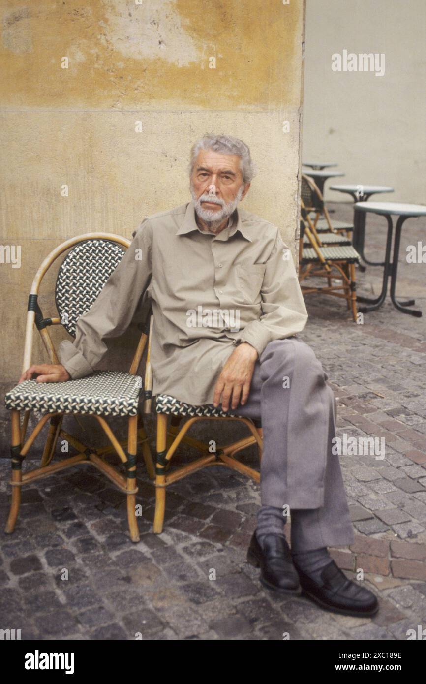 Alain ROBBE GRILLET (ROBBE-GRILLET) - Date : 20010801 ©John Foley/Opale ...