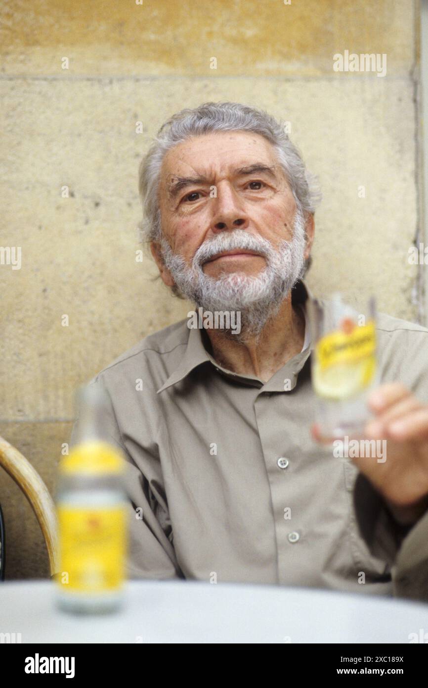 Alain ROBBE GRILLET (ROBBE-GRILLET) - Date : 20010801 ©John Foley/Opale ...