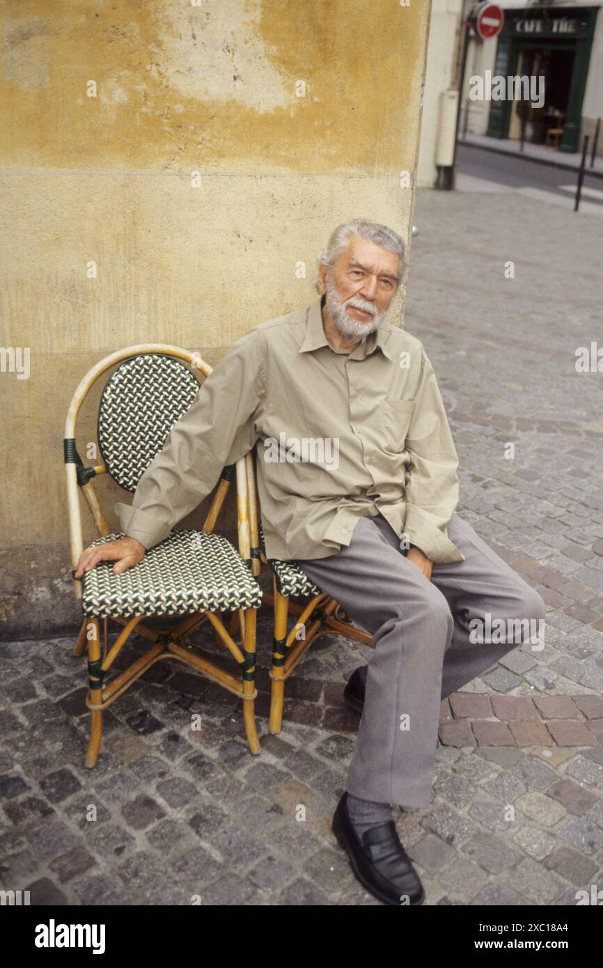 Alain ROBBE GRILLET (ROBBE-GRILLET) - Date : 20010801 ©John Foley/Opale ...