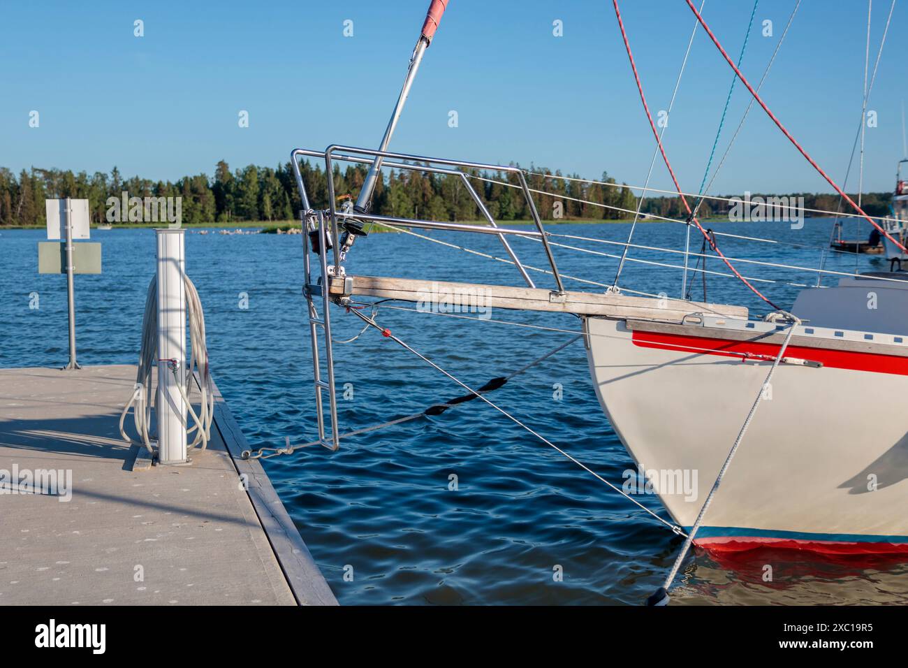 Charging and water station for boats, electrical outlets to charge ...