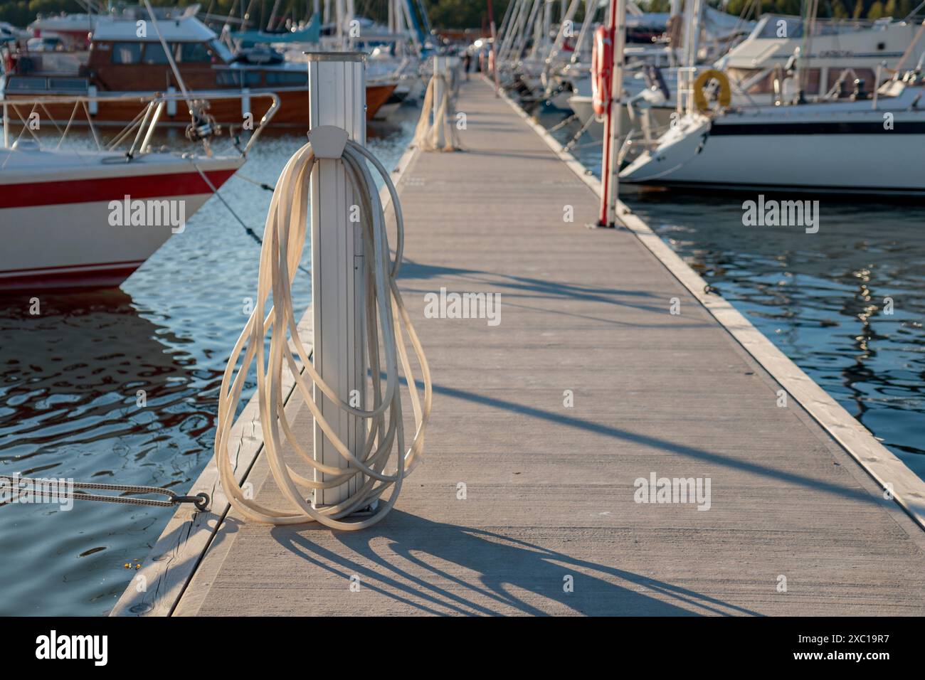 Charging and water station for boats, electrical outlets to charge ...