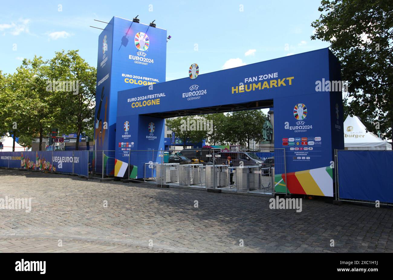 Eingang zur Fan Zone Heumarkt vom EURO 2024 Fan Festival in Köln. Köln ...