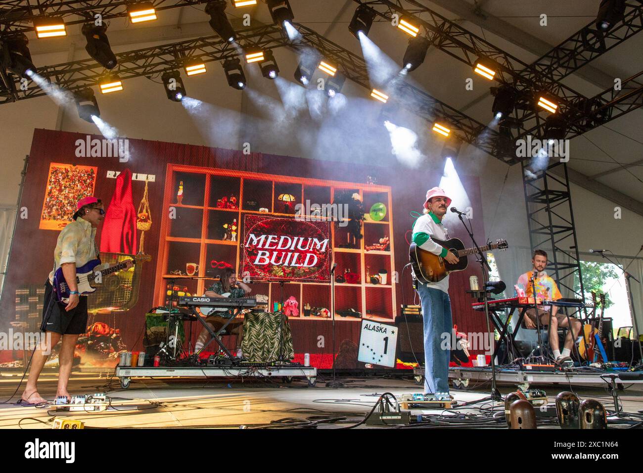 Medium build 2024 hi-res stock photography and images - Alamy