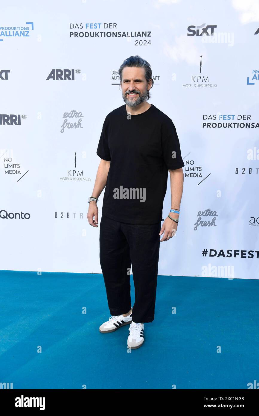 Tom Beck bei dem FEST DER PRODUKTIONSALLIANZ in Berlin 13.06.2024 ...