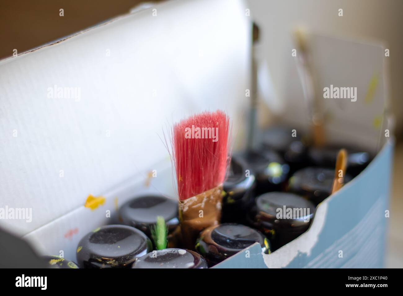 Paint palette box brush outline hi-res stock photography and images - Alamy