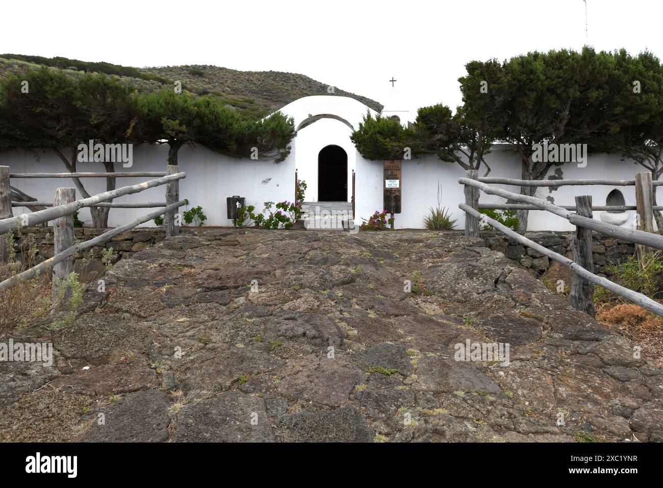 Santuario Insular de Nuestra Señora de los Reyes (Ermita de la Virgen de los Reyes). Dehesa de ...
