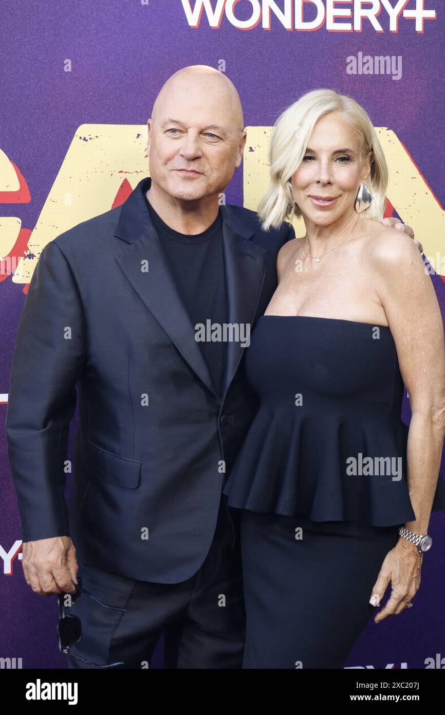 Michelle moran and michael chiklis hi-res stock photography and images - Alamy