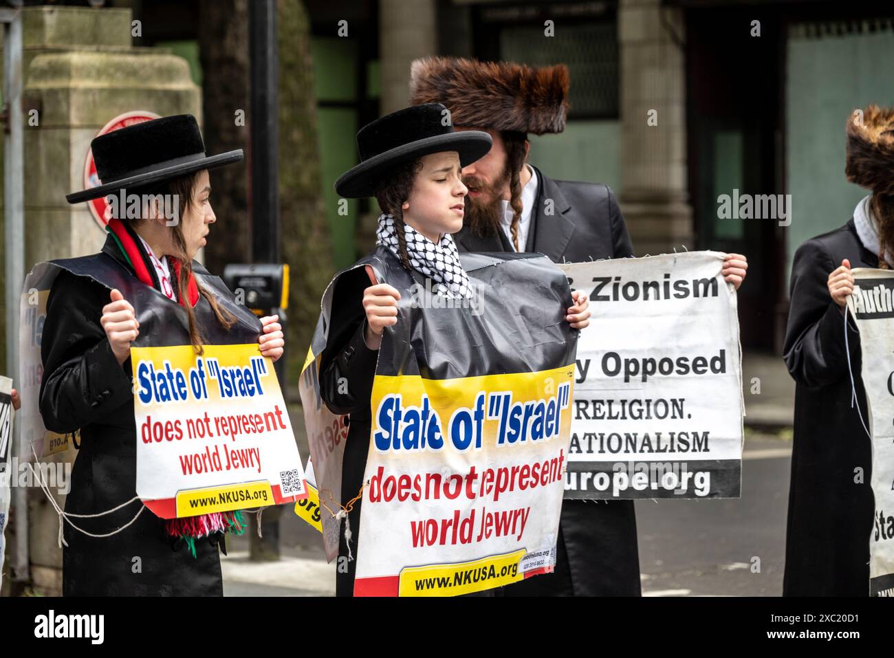Hasidic Jews against Israel campaign, Pro-Palestinian protest in ...