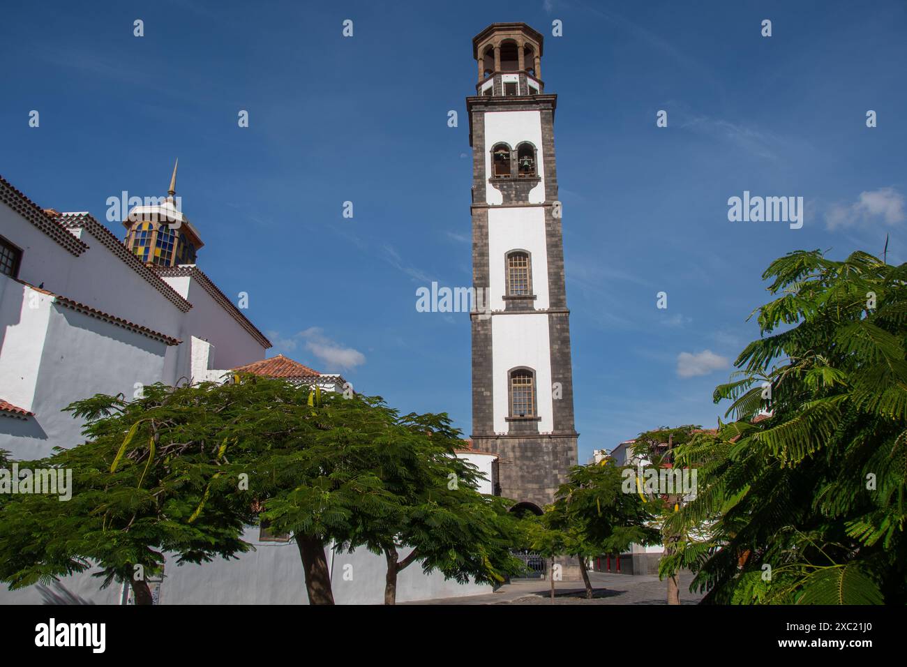 Cathedral iglesia de santa cruz hi-res stock photography and images - Alamy