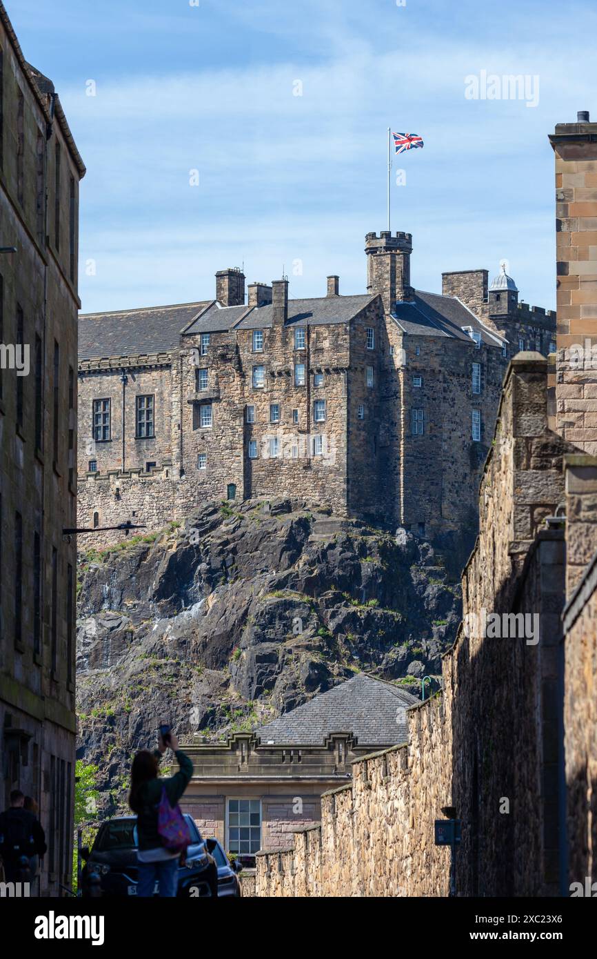 The Vennel Viewpoint of Edinburgh Castle Stock Photo - Alamy