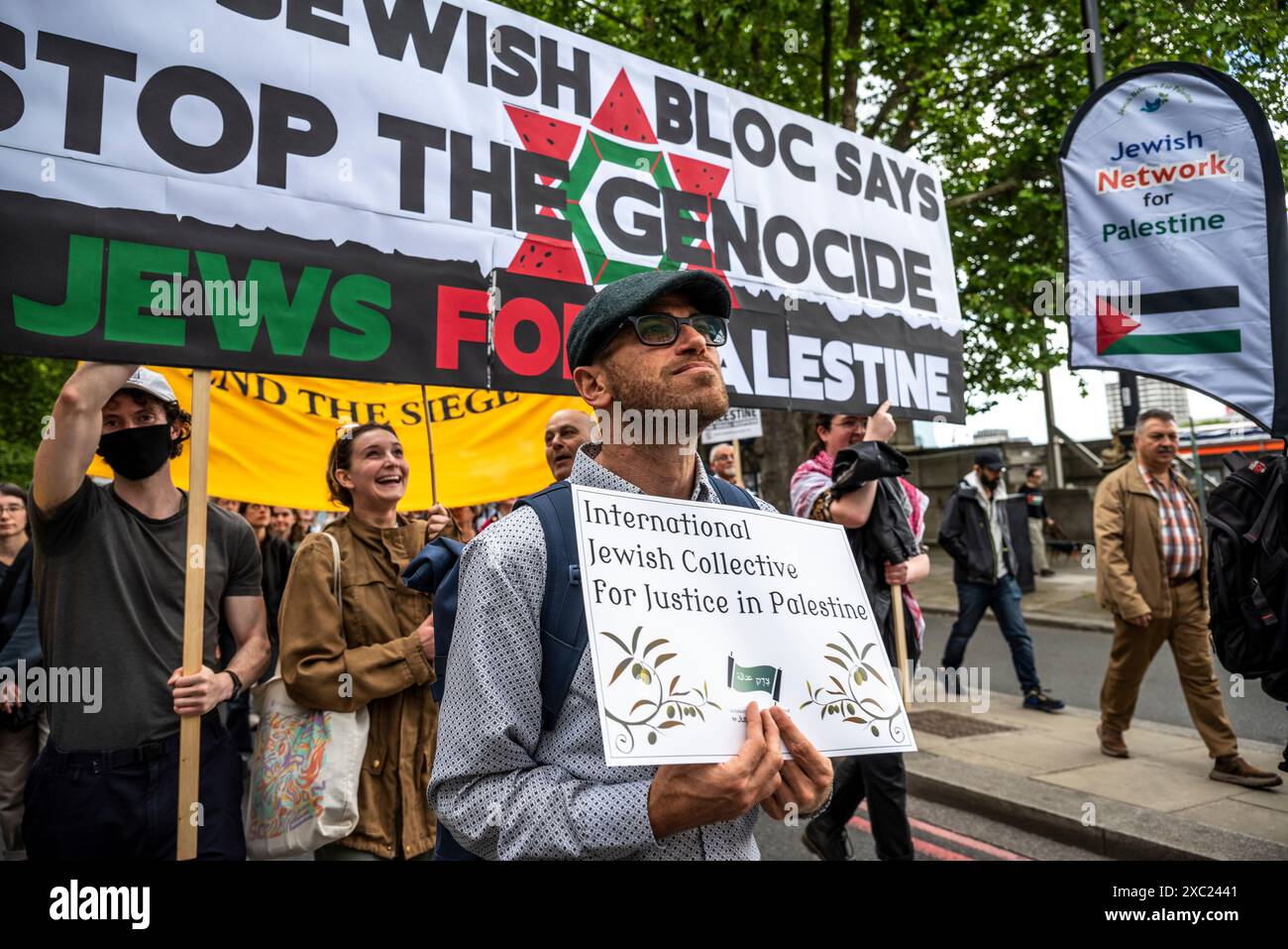 'Jews for Palestine' banner, Demonstrators on Victoria Embankment, Pro ...