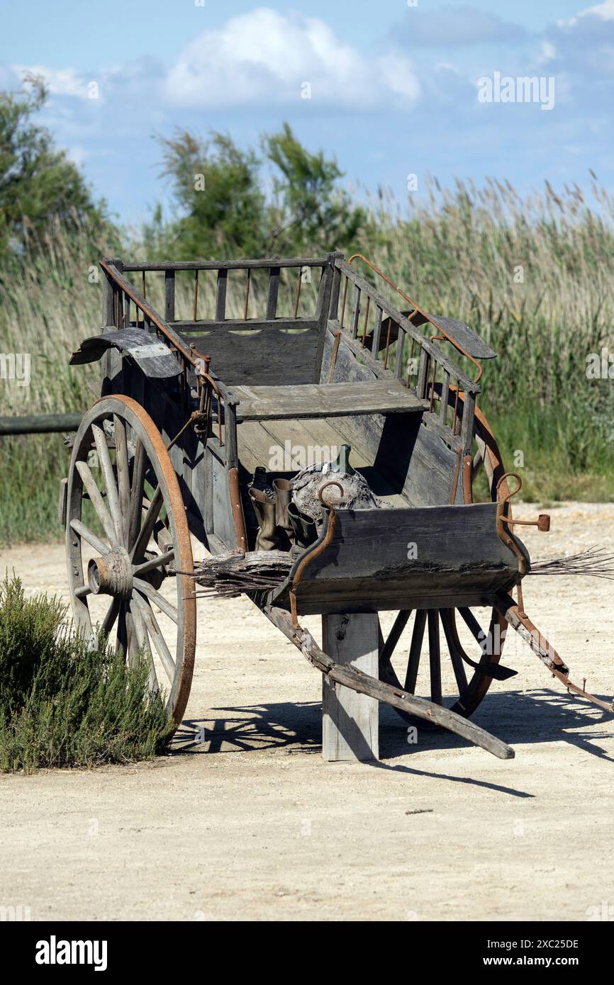 Old farm cart hi-res stock photography and images - Alamy
