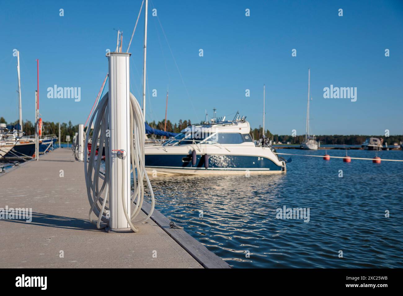 Charging and water station for boats, electrical outlets to charge ...