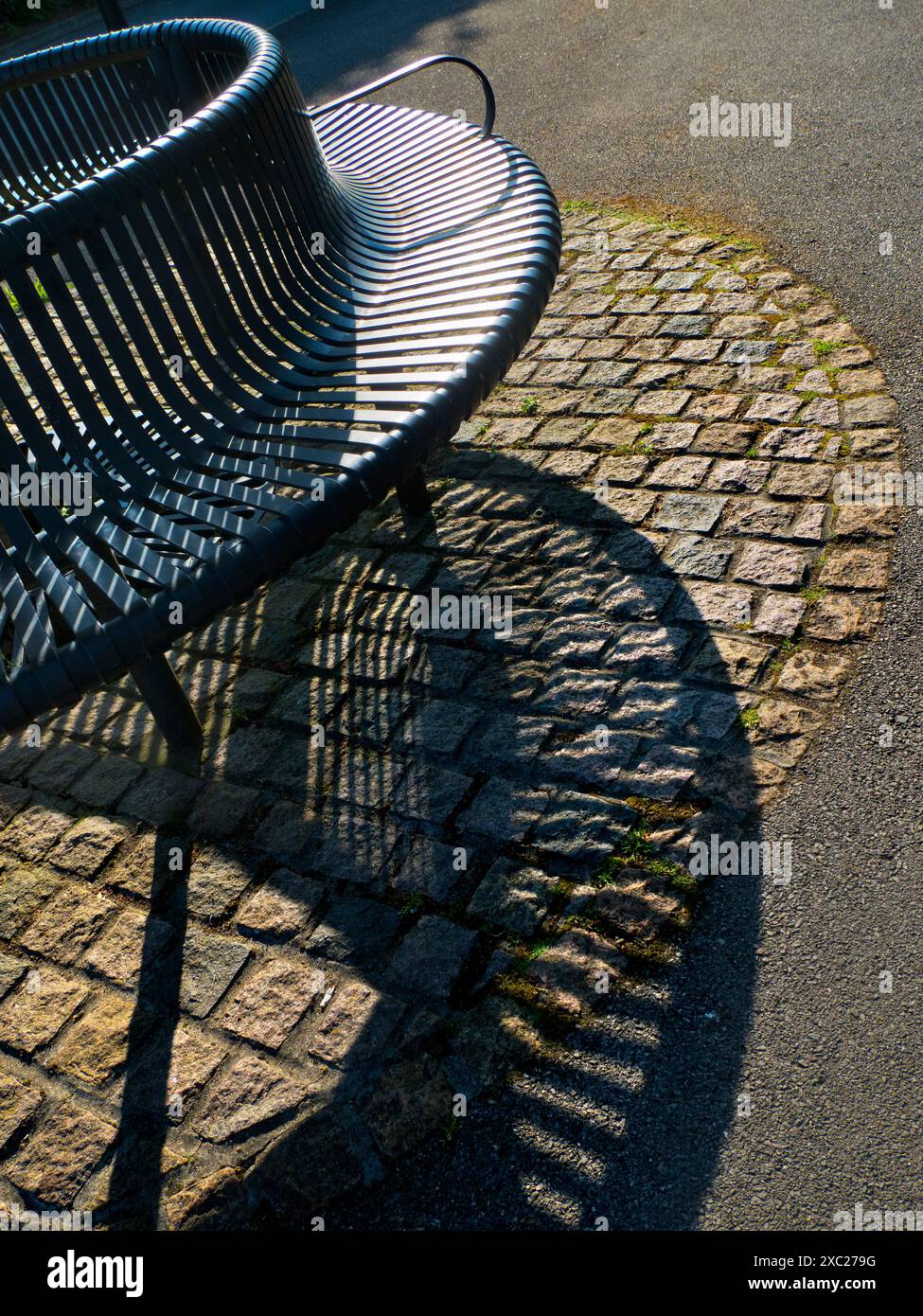 Circular shape you see hi-res stock photography and images - Alamy