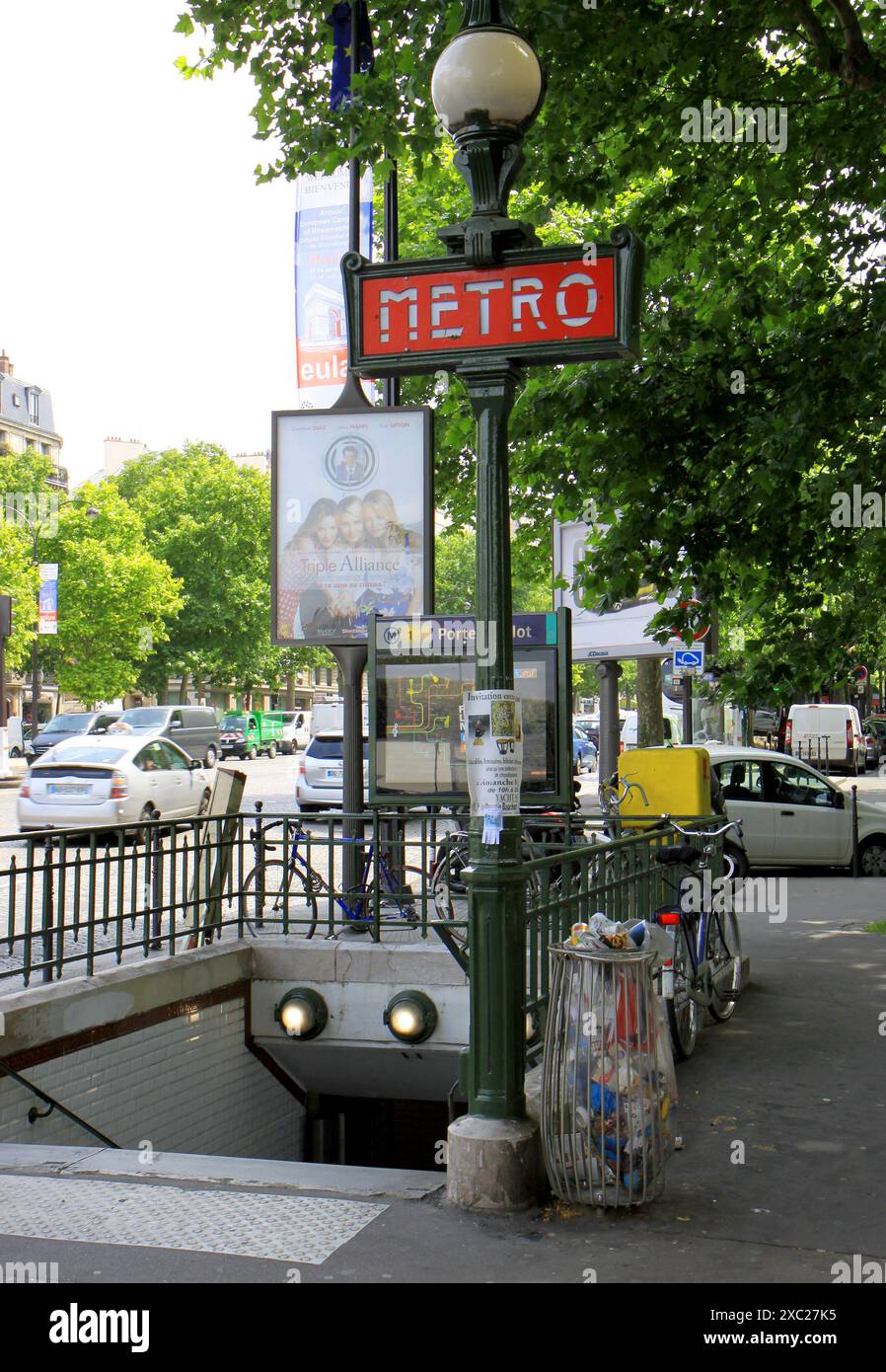 PARIS, FRANCE-JUNE 16,2014:Vintage French Metro Sign and Entrance Steps ...