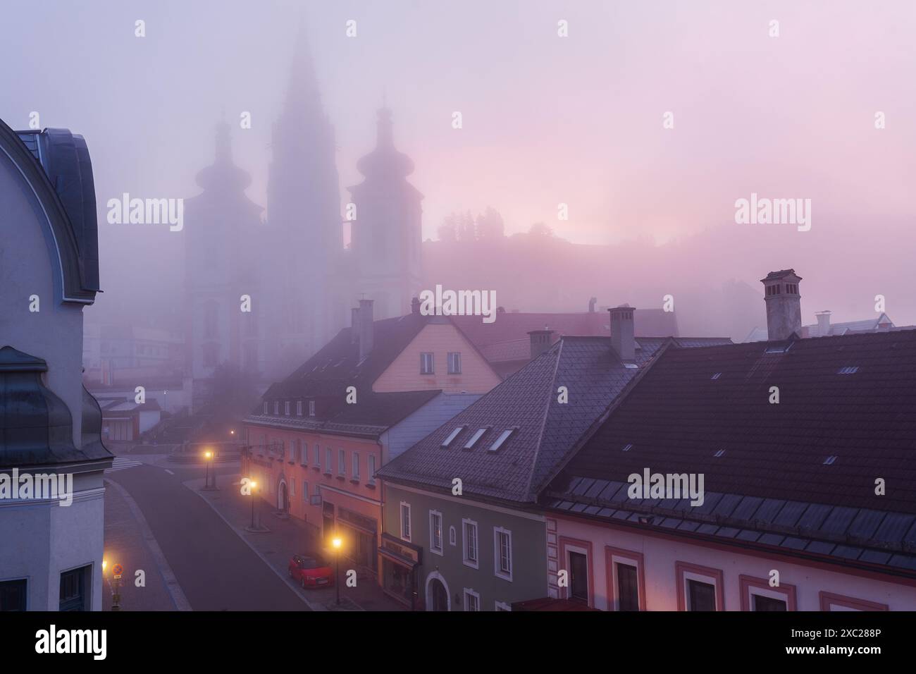 Morning haze over historic hi-res stock photography and images - Alamy