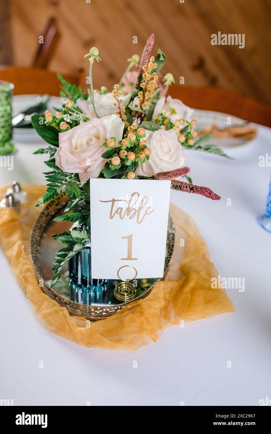 Fall table setting for wedding reception Stock Photo - Alamy