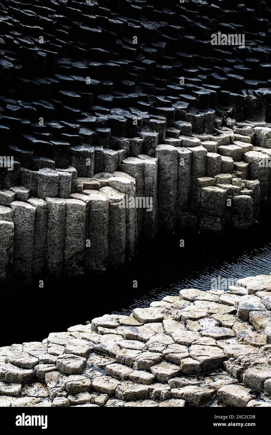 Sea cliffs isle of staffa hi-res stock photography and images - Alamy
