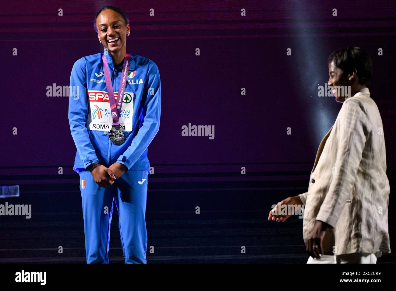 Larissa Iapichino of Italy and his mother Fiona May during the medal ...