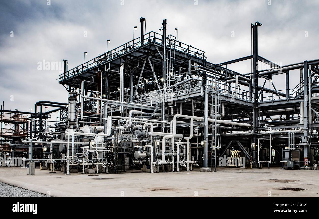 Oil gas refinery in hi-res stock photography and images - Alamy