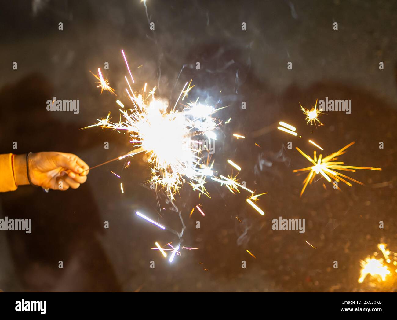 Indian phuljhadi fireworks hi-res stock photography and images - Alamy