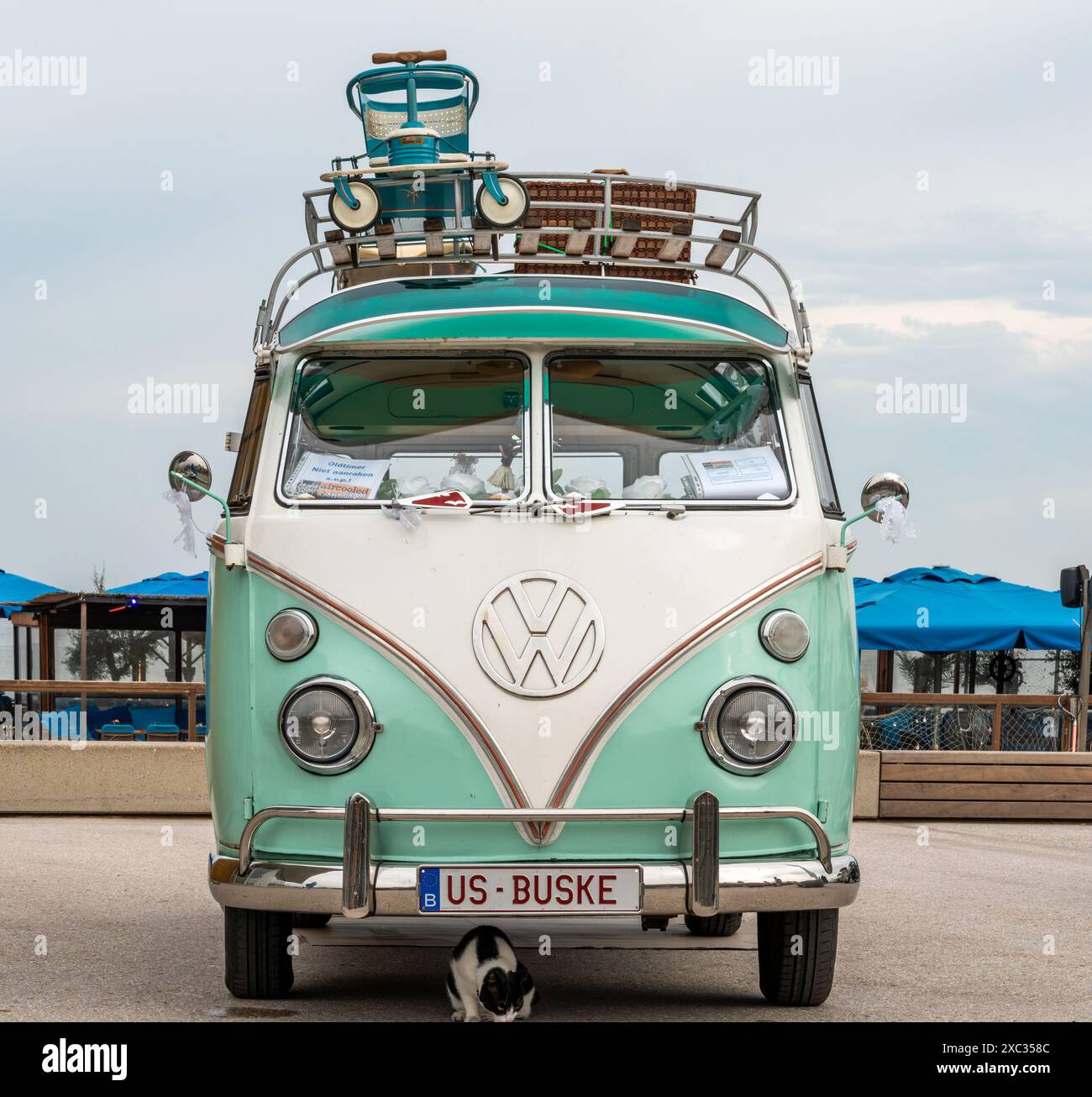 Vw kombi hi-res stock photography and images - Alamy