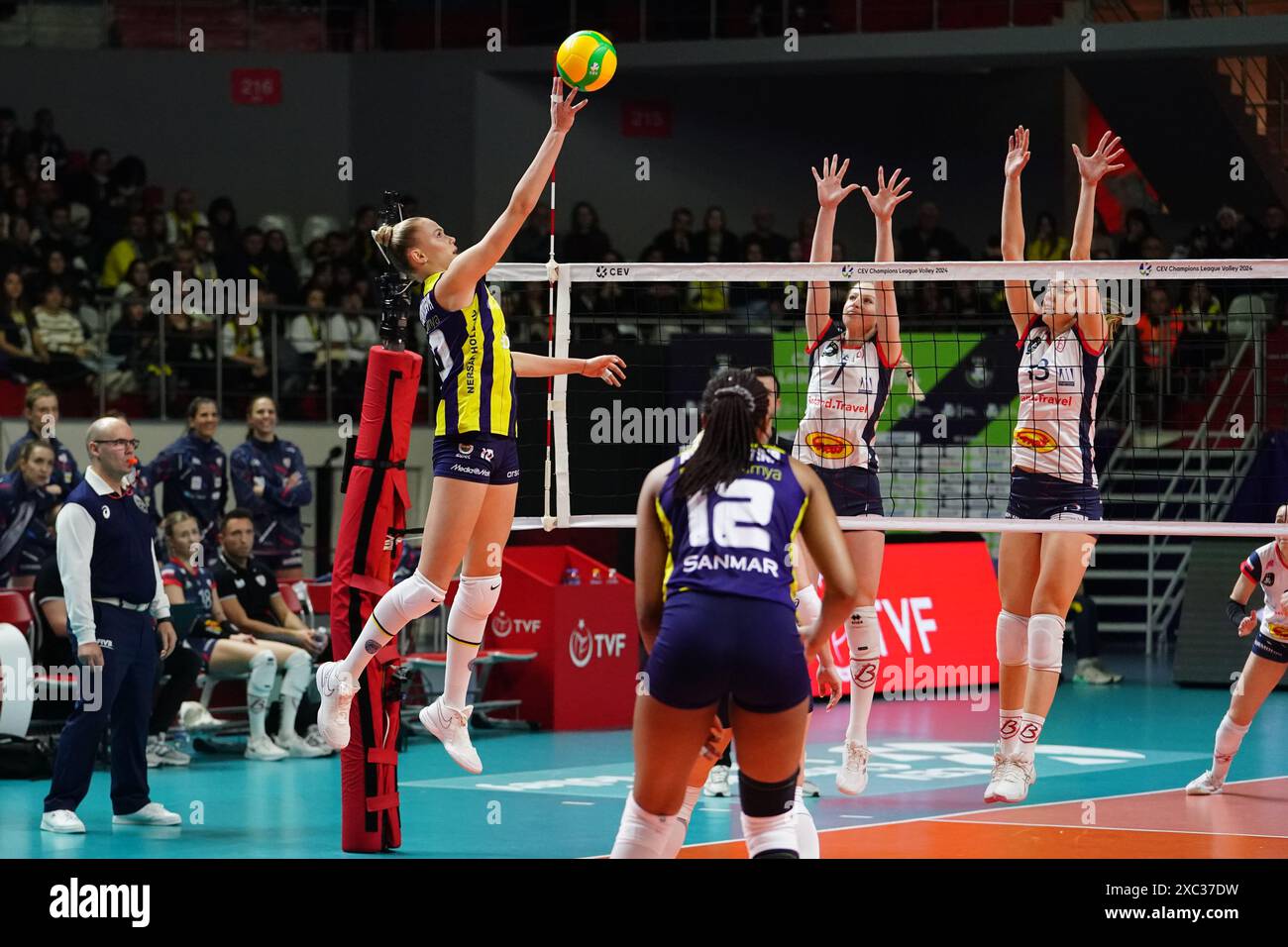 ISTANBUL, TURKIYE - JANUARY 16, 2024: Arina Fedorovtseva in action ...