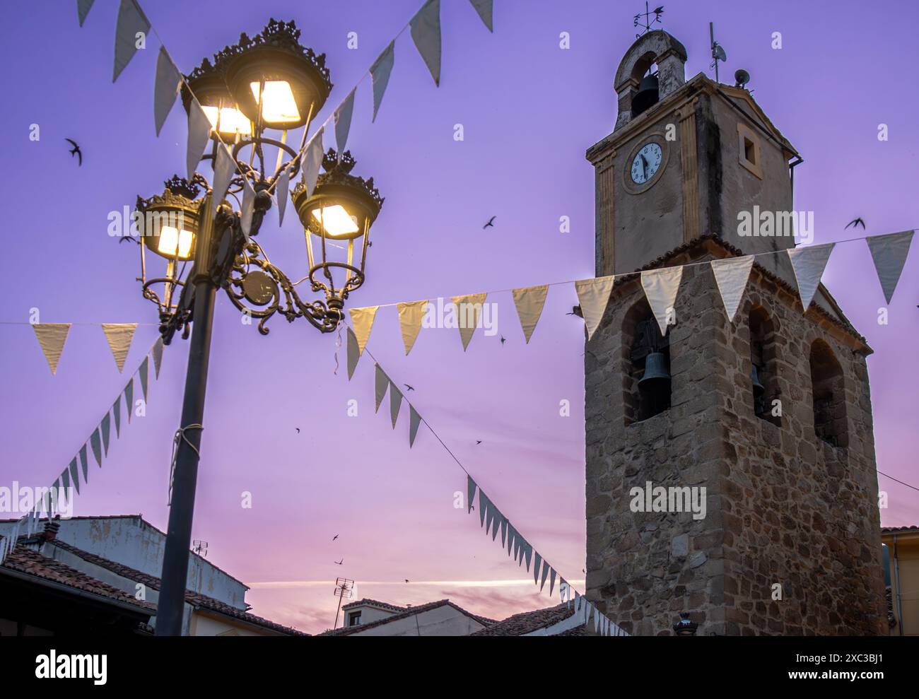 Sol en una torre hi-res stock photography and images - Alamy