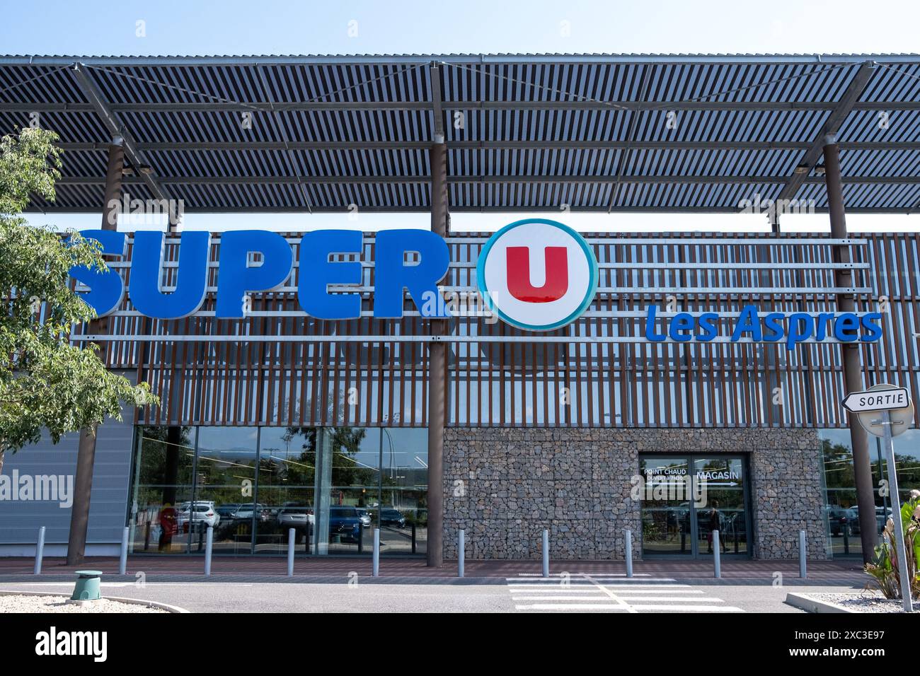 Super supermarché hi-res stock photography and images - Alamy