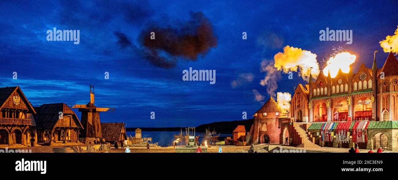 Stoertebeker Festspiele 2024 Explosionen und Feuerbaelle begleiten die ...