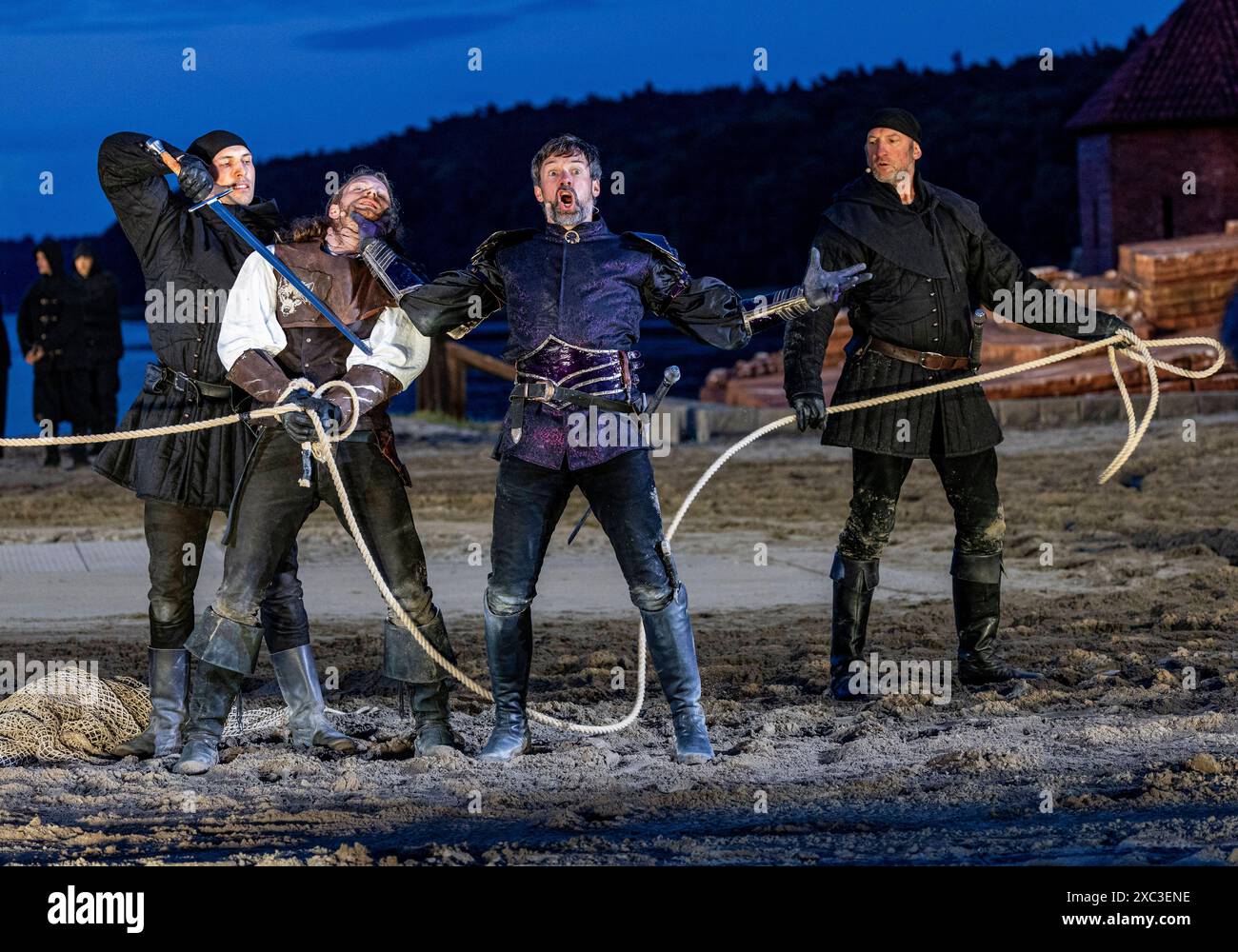 Stoertebeker Festspiele 2024 Die Schauspieler Moritz Stephan 2.l. als ...