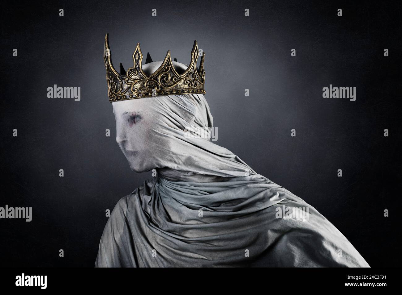Ghost of a queen or king over dark misty background Stock Photo - Alamy