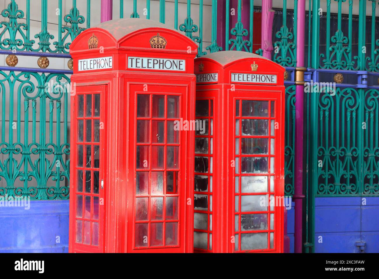 London UK red telephone - phone booths in England. London landmarks ...