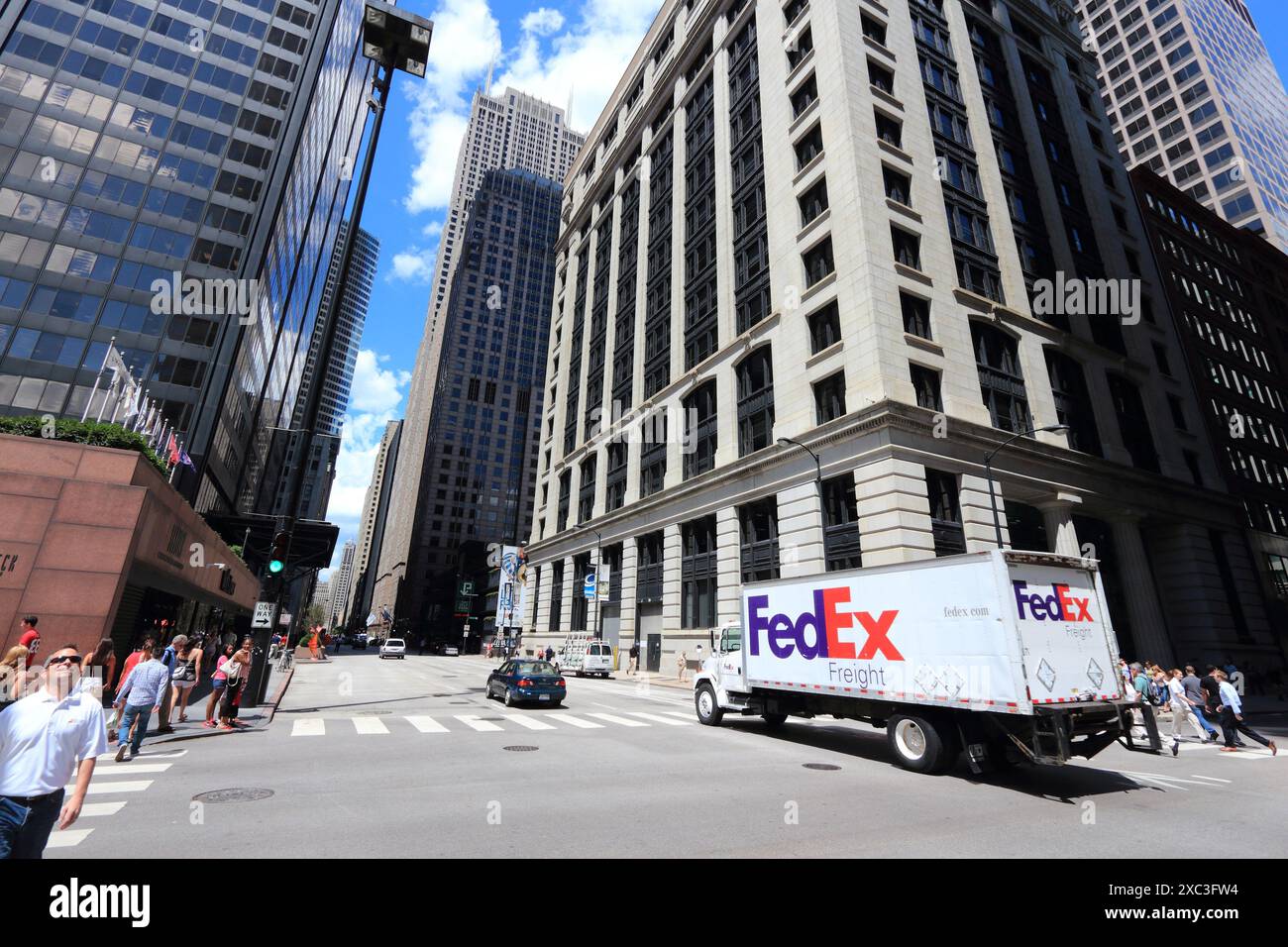 Fedex freight truck hi-res stock photography and images - Alamy