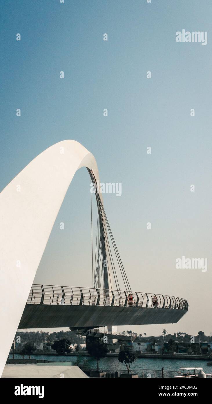 Business bay bridge hi-res stock photography and images - Alamy