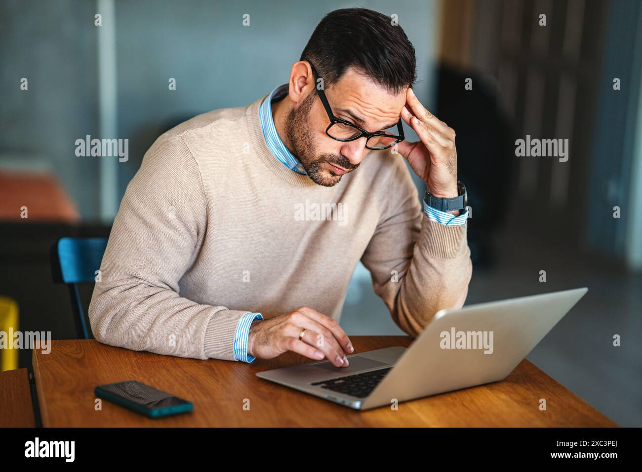 Doubtful analysis hi-res stock photography and images - Alamy