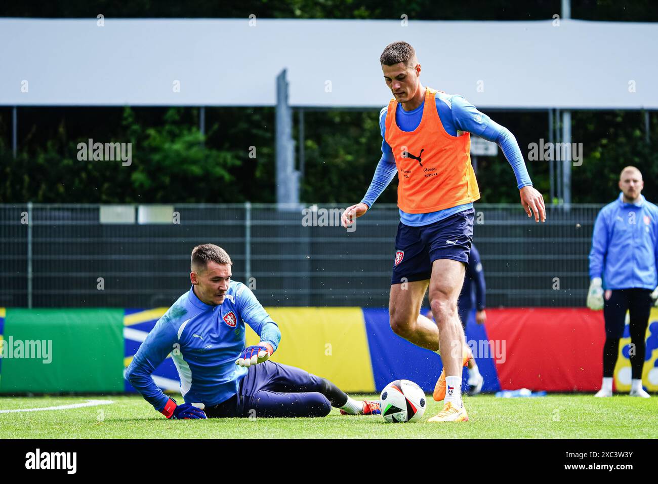 Matej Kovar (Tschechien, #16) und Patrik Schick (Tschechien, #10) GER ...
