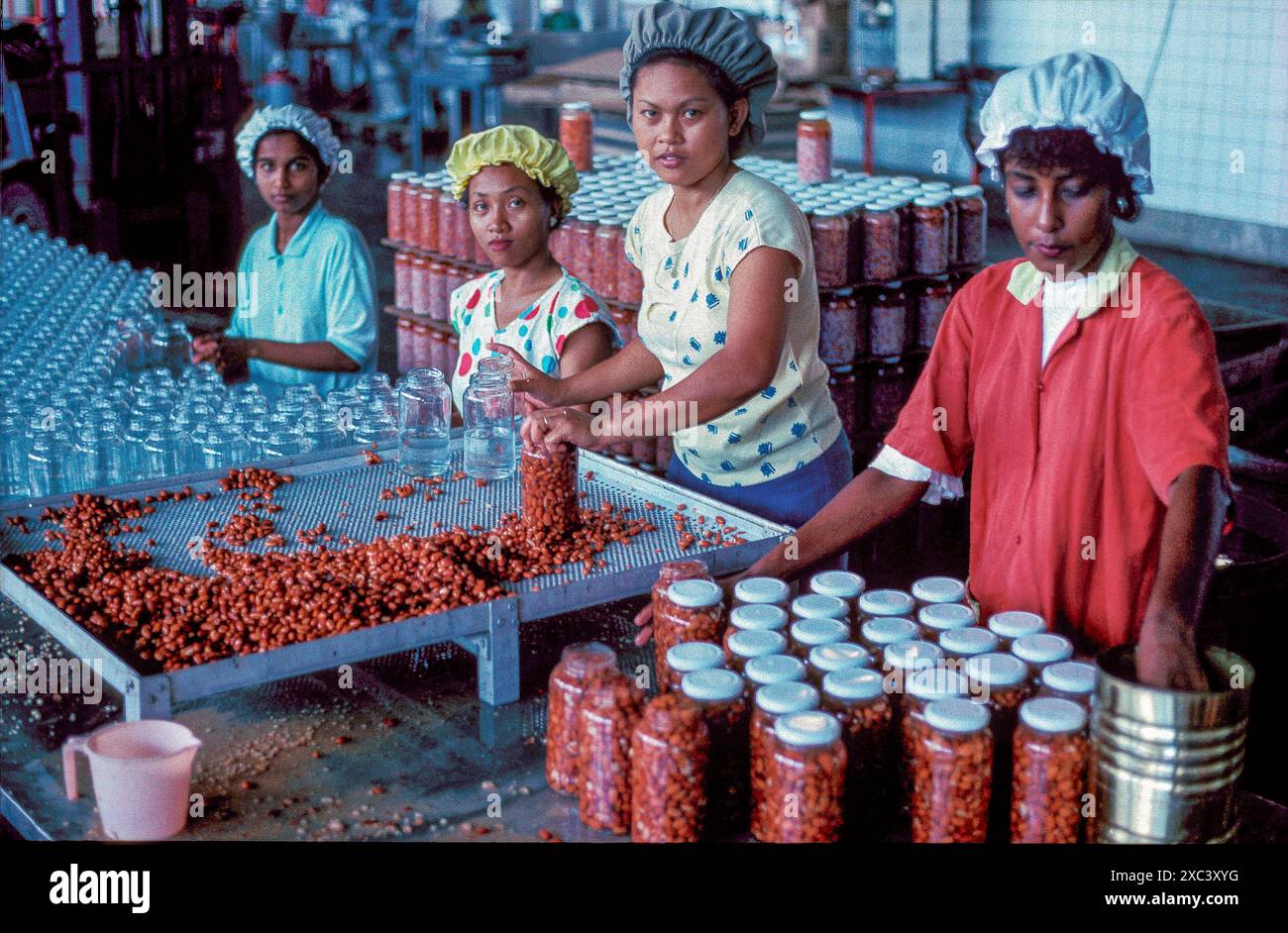 Women in suriname hi-res stock photography and images - Alamy