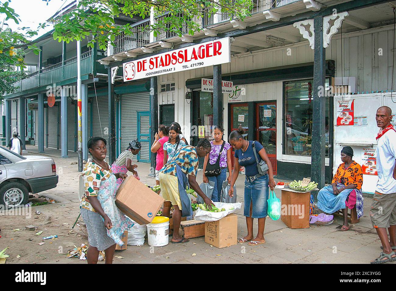 Women in suriname hi-res stock photography and images - Alamy