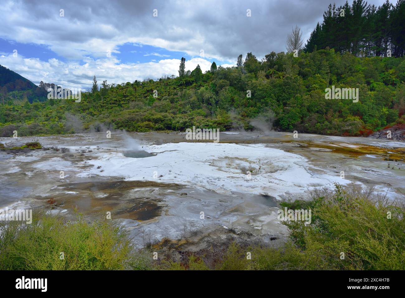 The Artists palette lookout of the hidden valley Stock Photo - Alamy