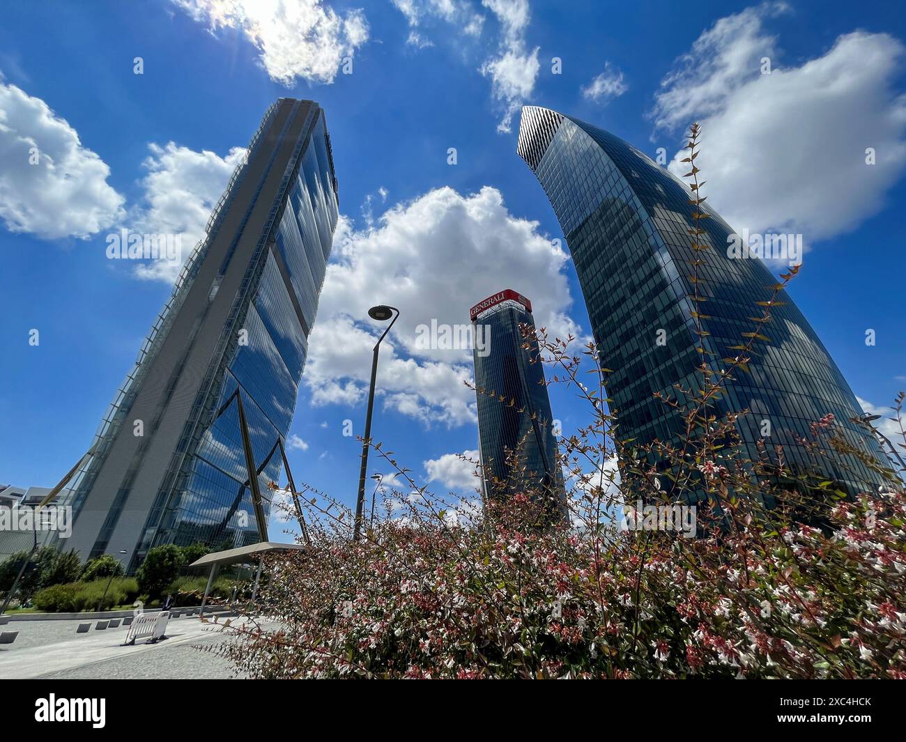 CityLife park with the three tower, Il Dritto The Straight One, Lo ...