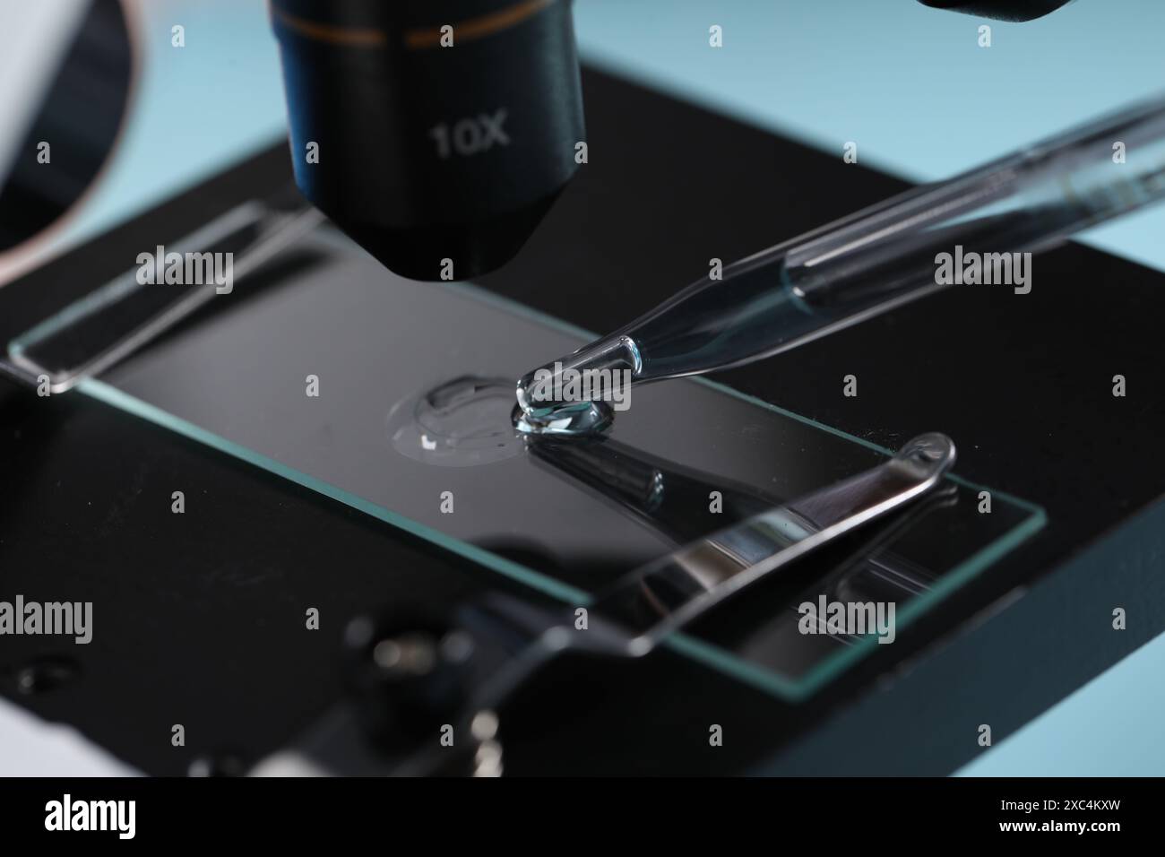 Microscope glass container liquid hi-res stock photography and images ...