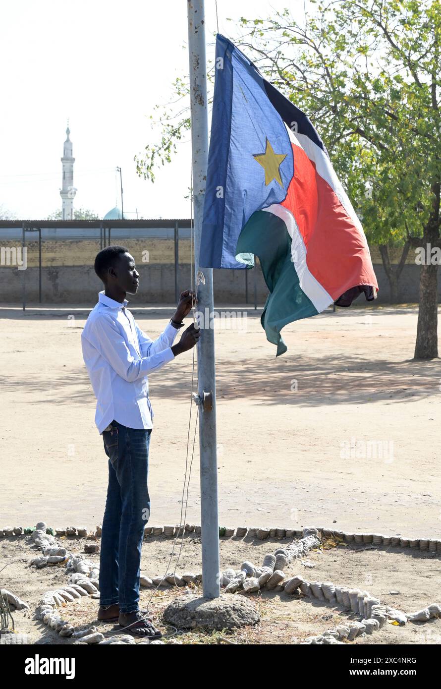 SOUTH SUDAN, Upper Nile state, town Renk, flag ceremony at school ...