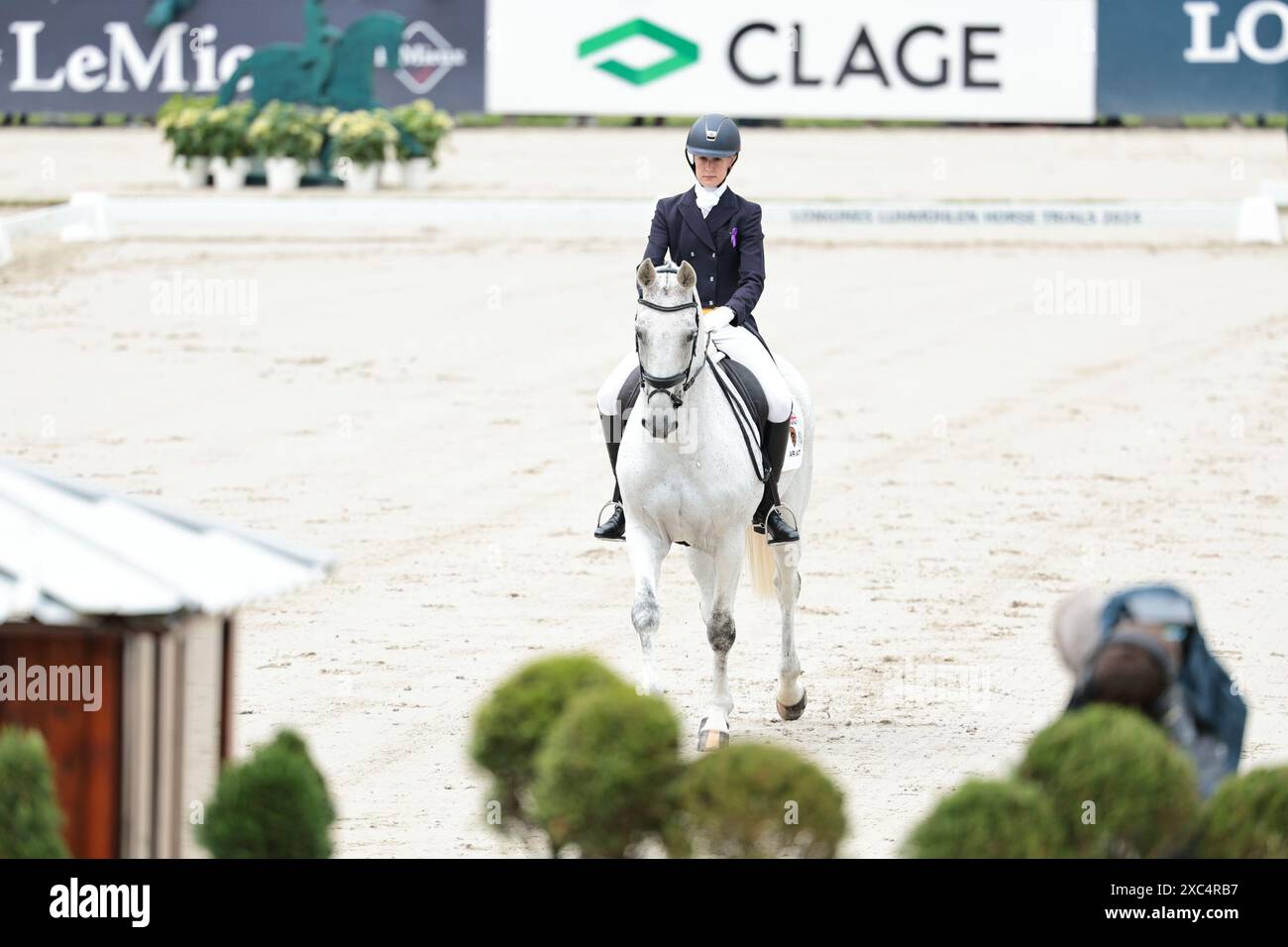 Isabella Innes Ker of Great Britain with Highway during the CCI5 ...