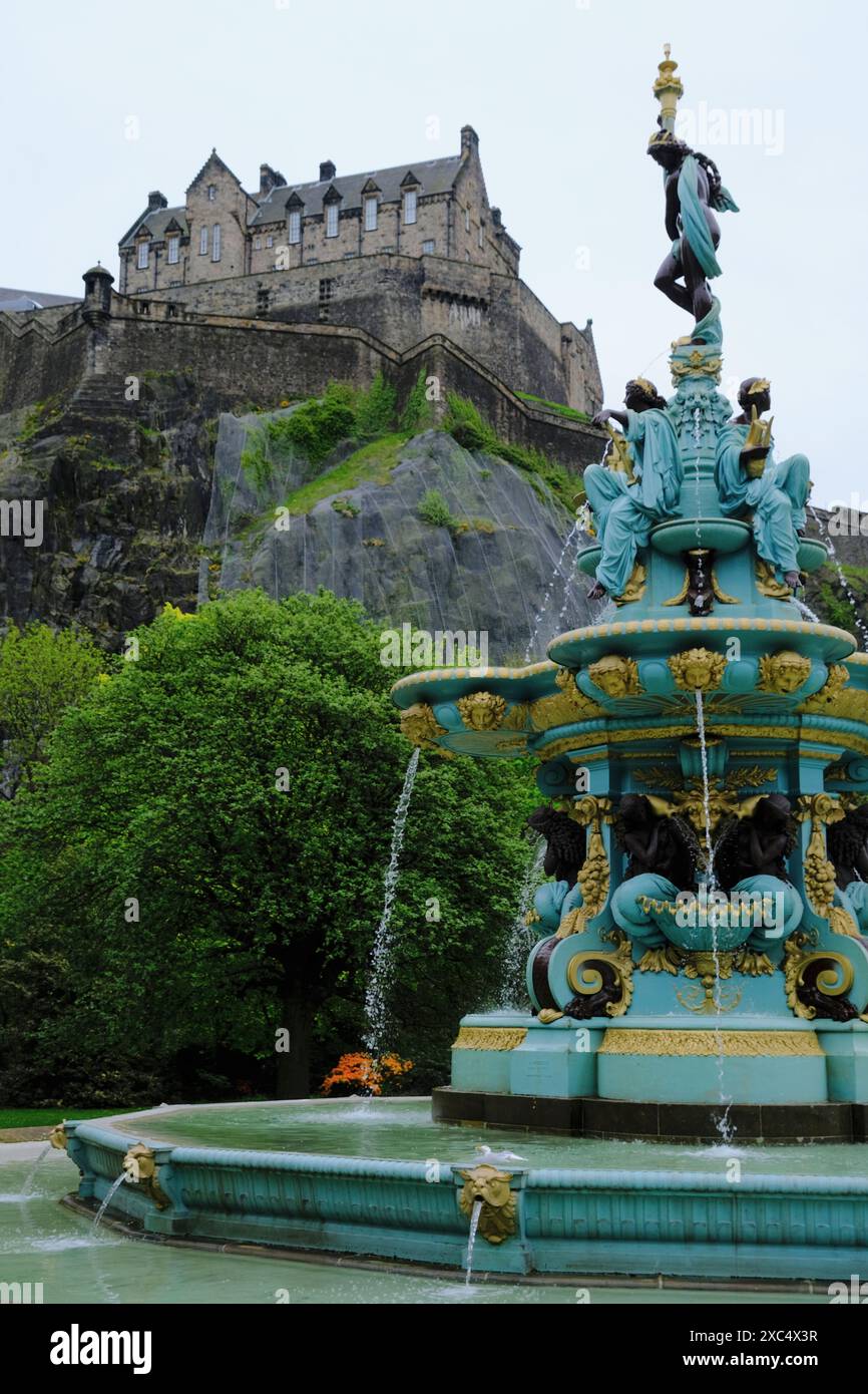 Ross fountain in Princes Street Garden with Edinburgh Castle in the ...