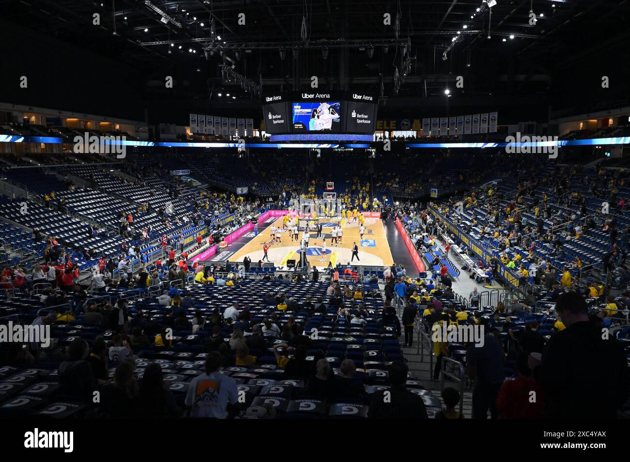 Ein Blick auf das Stadion. GER, Alba Berlin gegen FC Bayern Muenchen ...