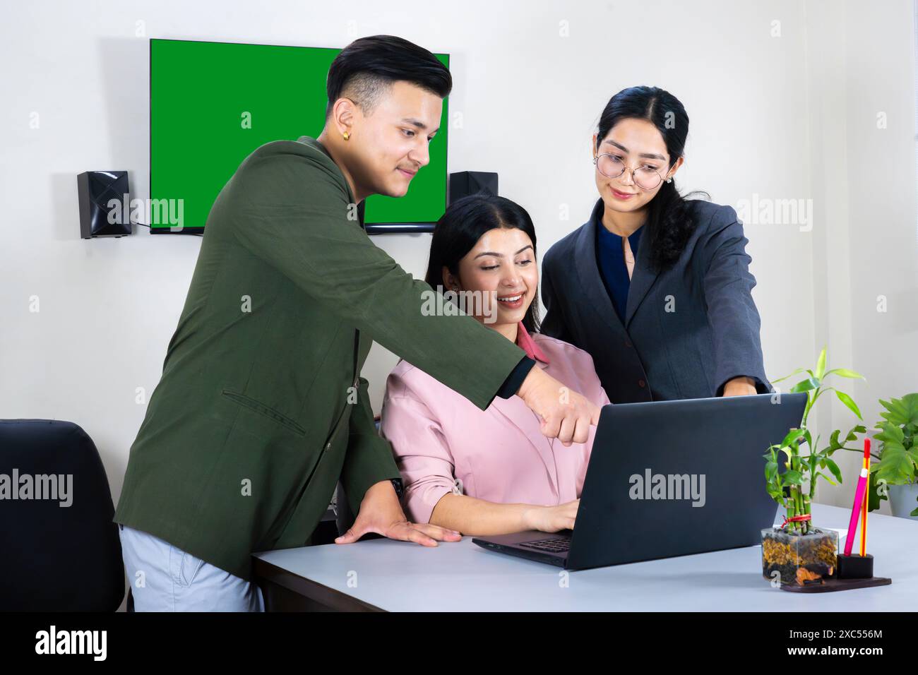 Digital workplace hi-res stock photography and images - Alamy