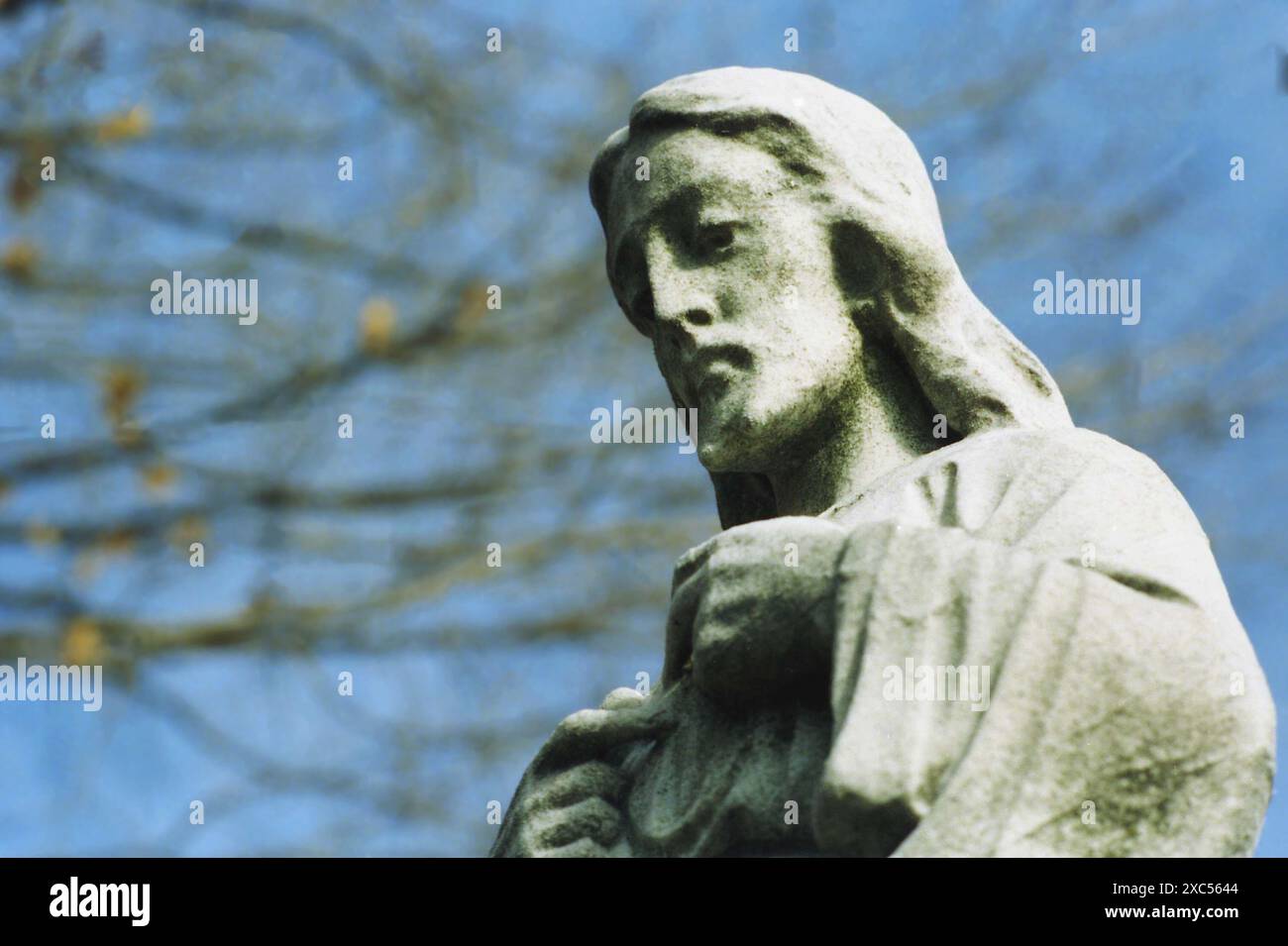 Sculpture of Jesus Christ in a cemetery in Illinois, U.S.A Stock Photo ...